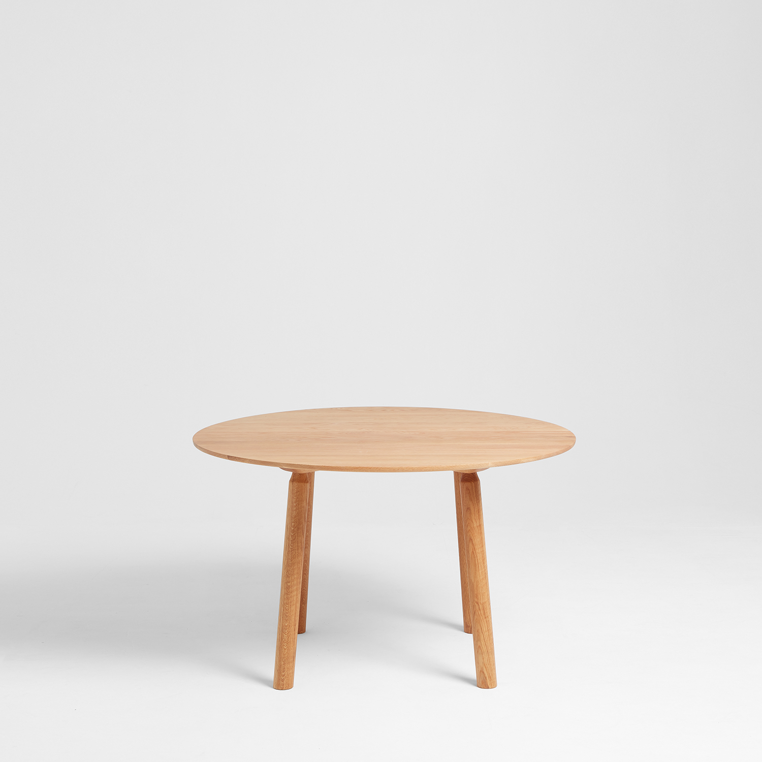 Hardy Dining Table Round, Oak | Hardy Collection | Another Country